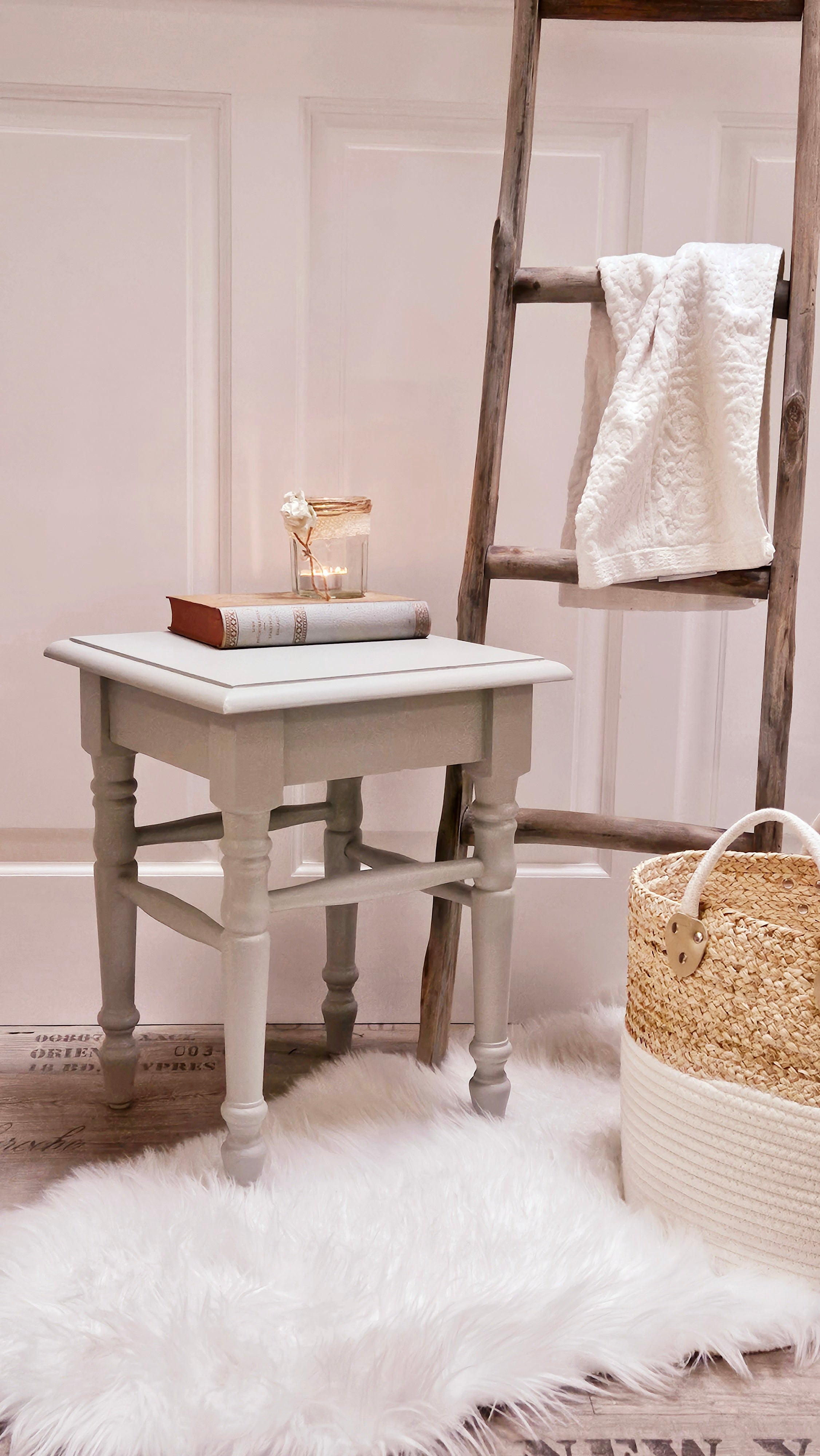 "Jukap" - Country house stool solid wood mint - Country & Love