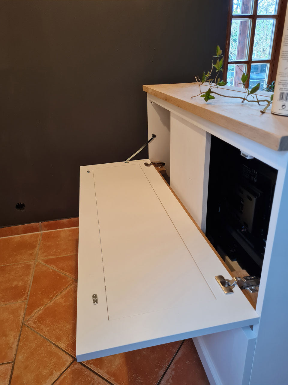 "Montray": Sideboard mit TV Lift, elektrisch – Land & Liebe